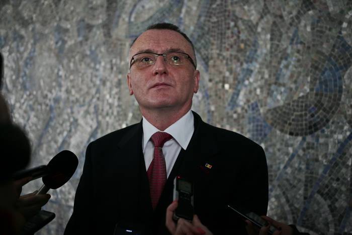 Sorin Cîmpeanu a demisionat din funcția de ministru al Educației Sorin Cîmpeanu a demisionat din funcția de ministru al Educației