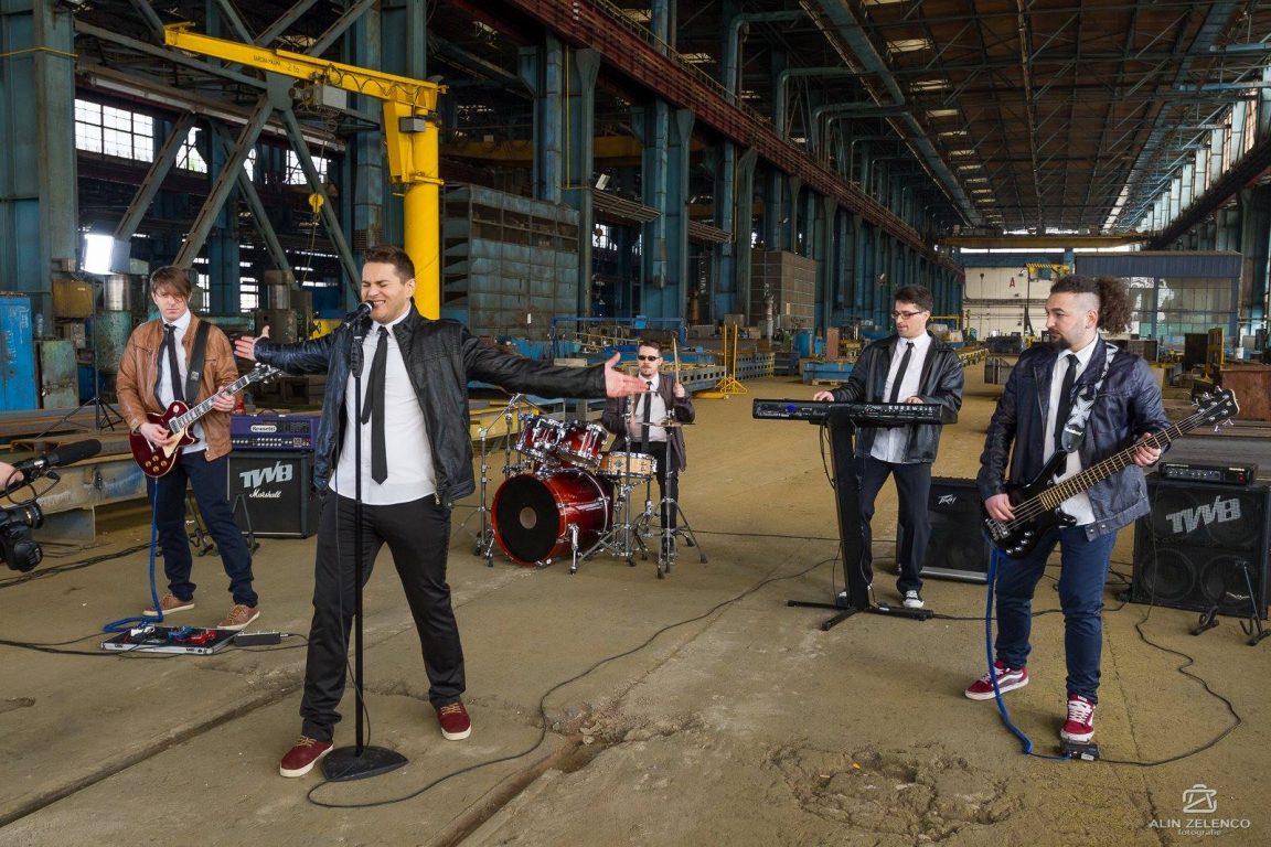 The Weekend Band lansează primul videoclip printr-un concert caritabil ...