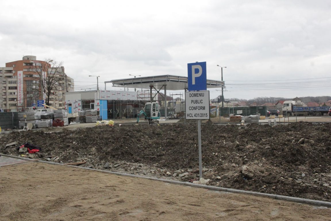 Panouri mincinoase, instalate de partenerul de concediu al primarului ...