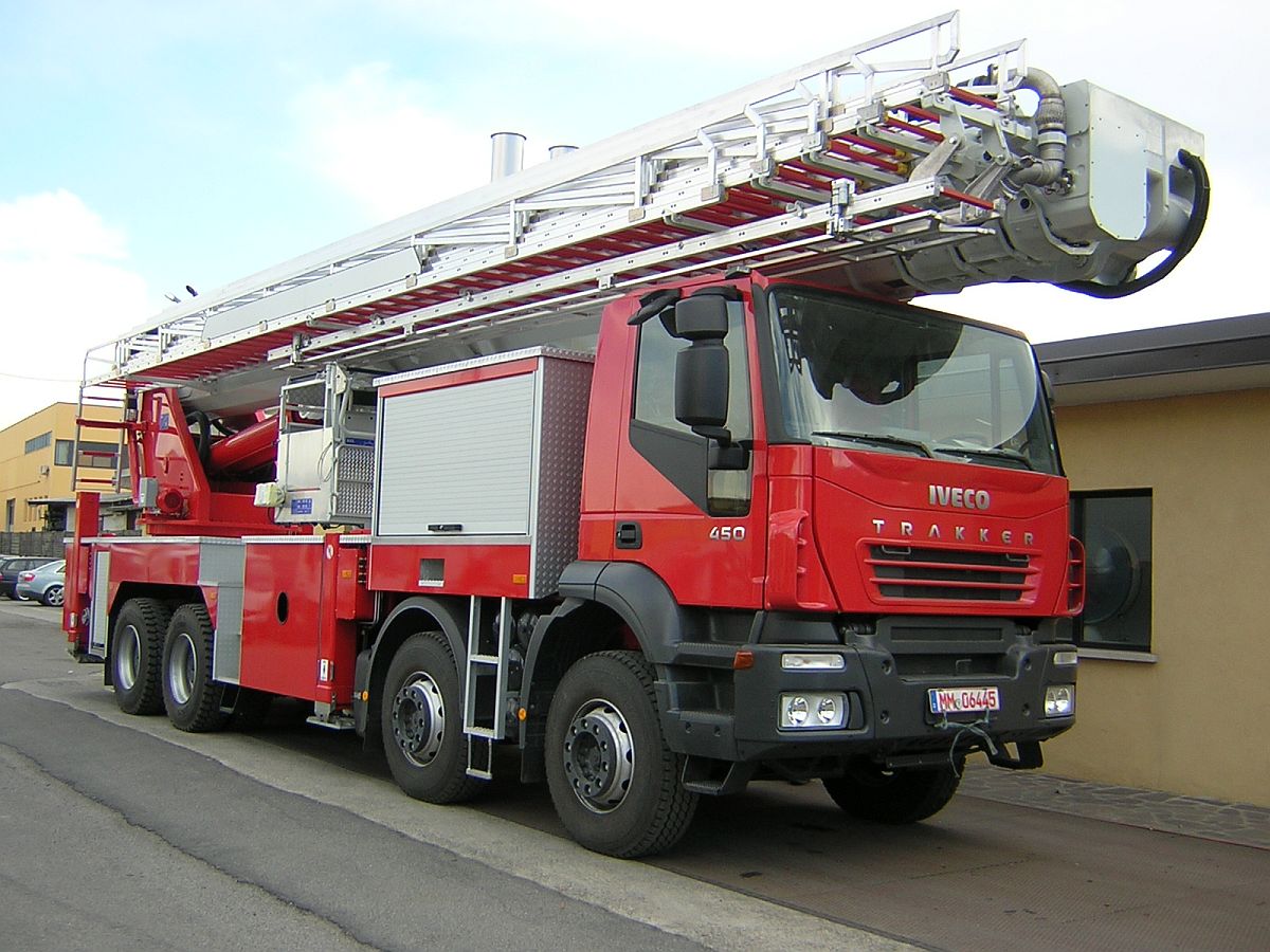 16 autospeciale noi pentru stingerea incendiilor vor intra în dotarea ...