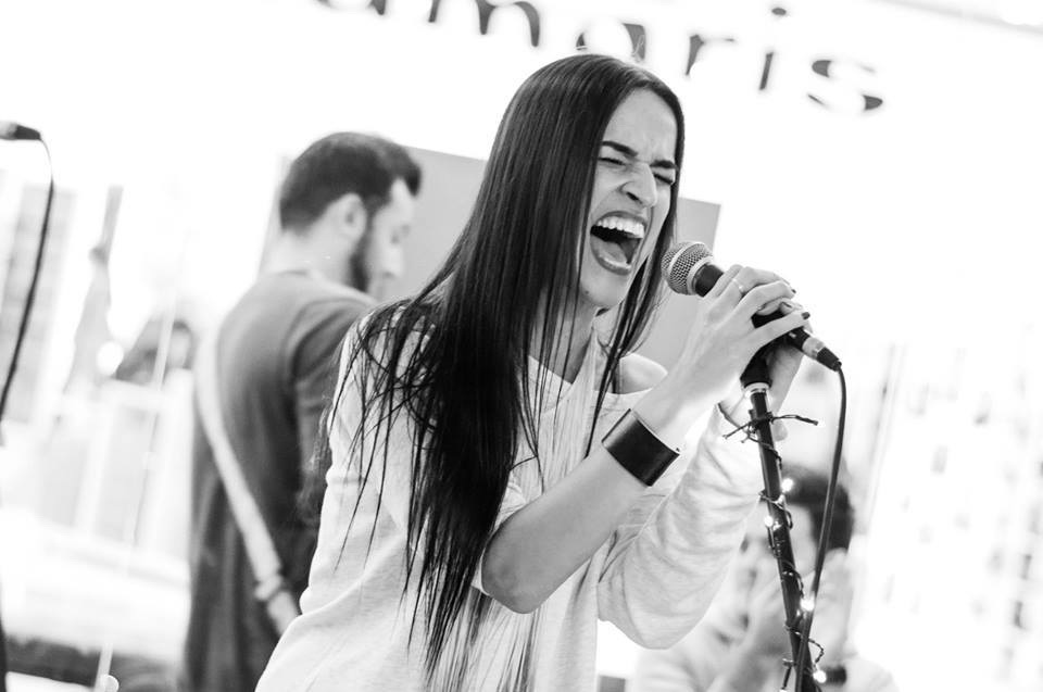 POVEŞTI CU CÂNTEC Beck Corlan - „România”, melodia lansată de Ziua ...