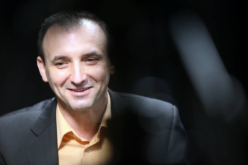 Scriitorul Robert Șerban vine în această seară la PRESSALERT LIVE