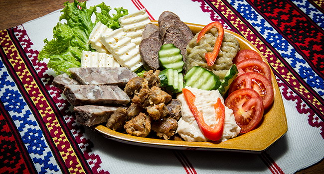 „Mic dejun la Margina”: tradiţii de secole şi bucate alese. Cum puteţi ...