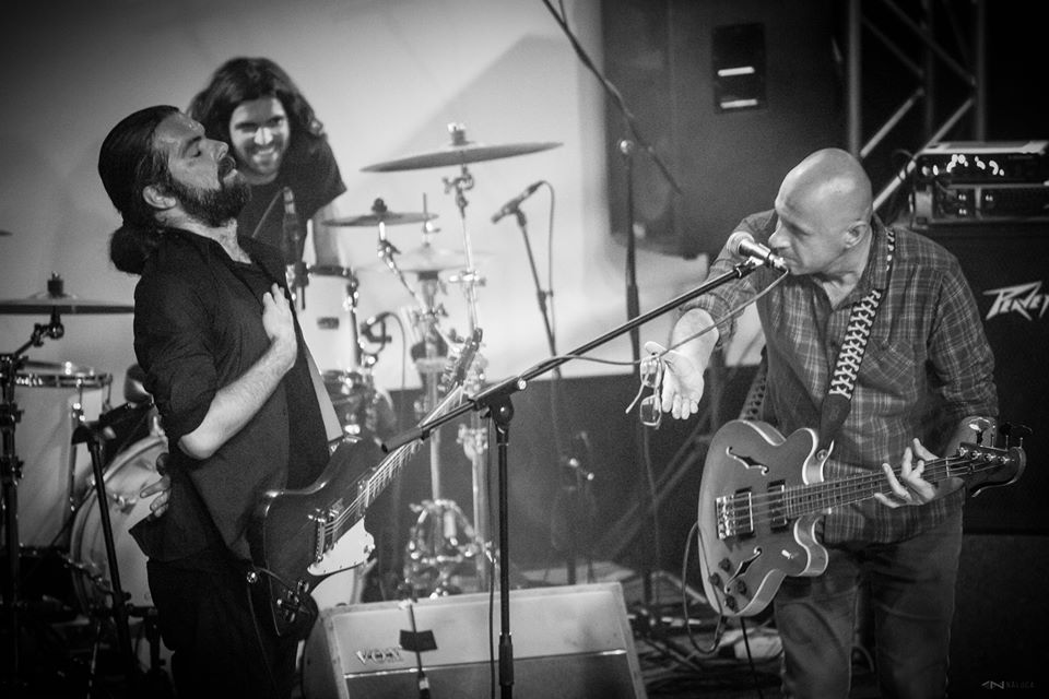 Robin and the Backstabbers lansează al treilea album de studio cu un ...