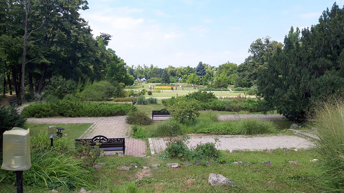 Bani europeni pentru extinderea rețelei de iluminat public în Parcul Botanic din Timișoara. Ce ...