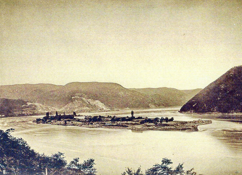 Fotografii istorice, reunite în catalogul „Hutterer: fotograful/Der ...