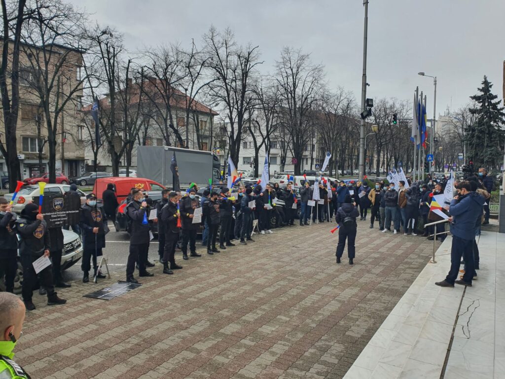 Protest al sindicatelor polițiștilor și polițiștilor de penitenciare ...