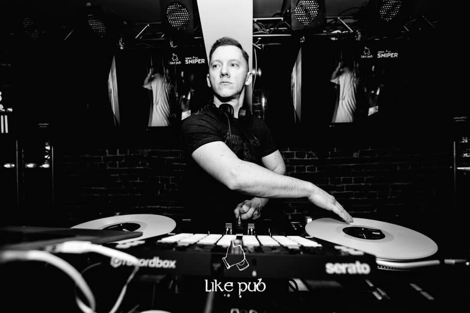 Povestea lui video DJ Sniper: „Eu pun muzică pentru oameni, încerc să ...