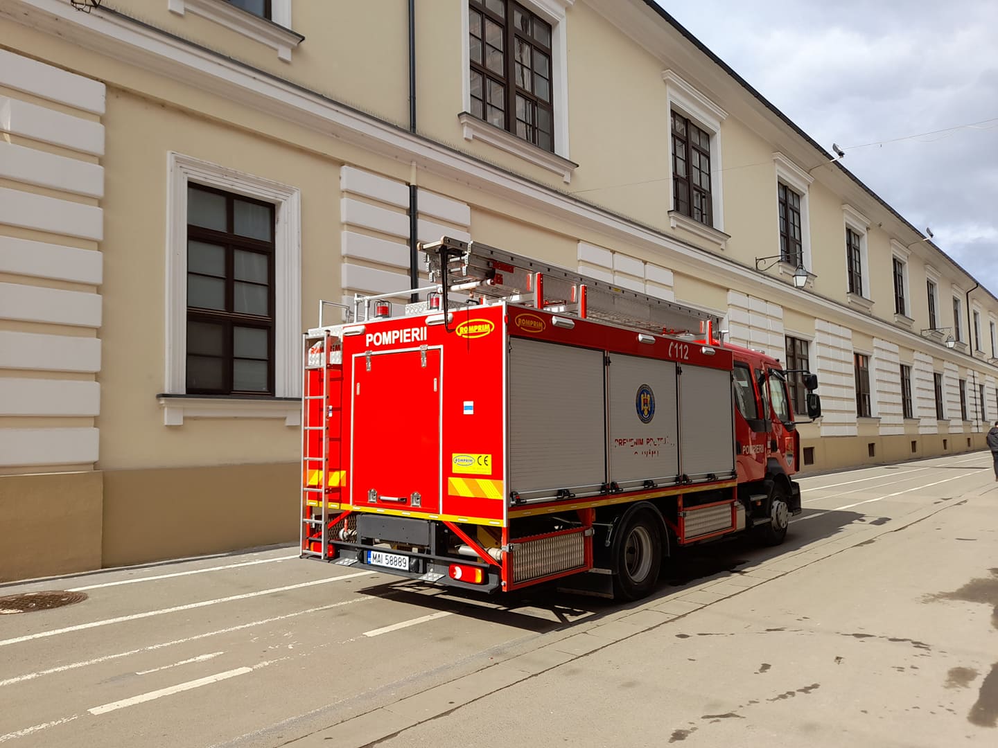 masina pompieri (2) - PRESSALERT.ro