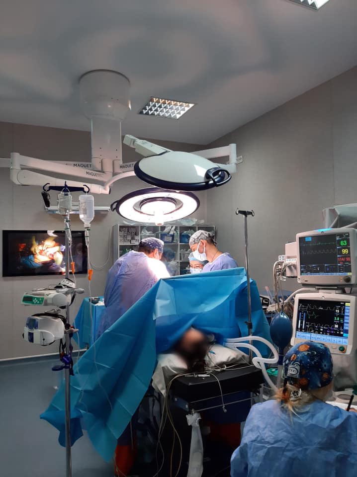 medici operatie - PRESSALERT.ro