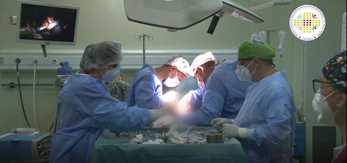 Operație complexă realizată la Spitalul „Victor Babeș” de medici din București și Timișoara