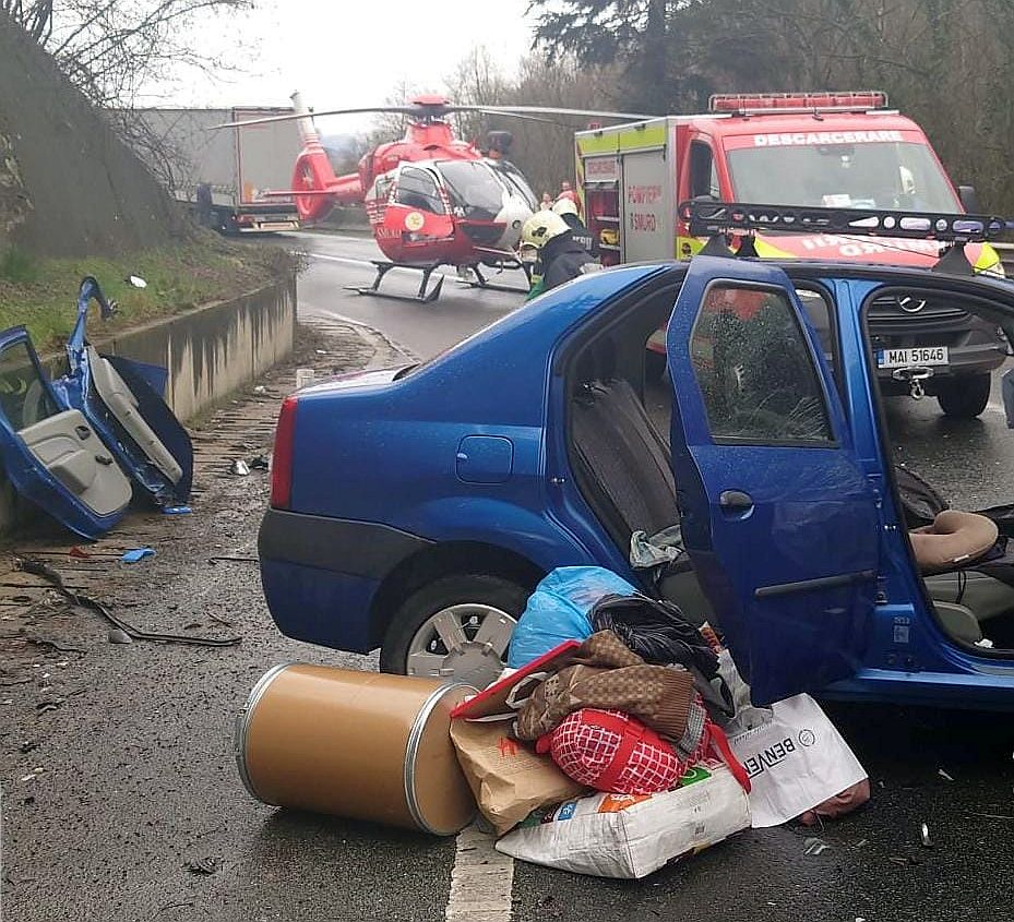Un nou accident grav pe DN 6. Elicopterul SMURD a aterizat pe șosea