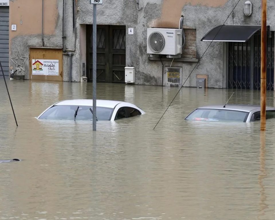 Inundații de proporții în Italia. Cel puțin cinci oameni au murit