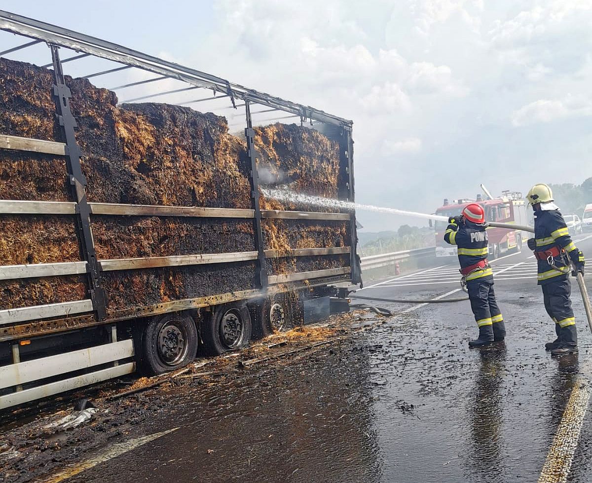 Autotren cuprins de flăcări pe una dintre cele mai circulate șosele din ...