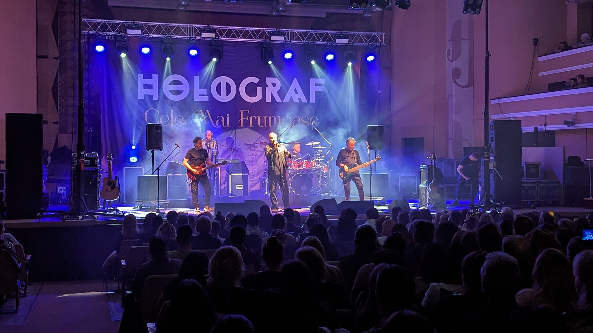 Cele mai frumoase hituri create de formația Holograf au răsunat la Sala ...