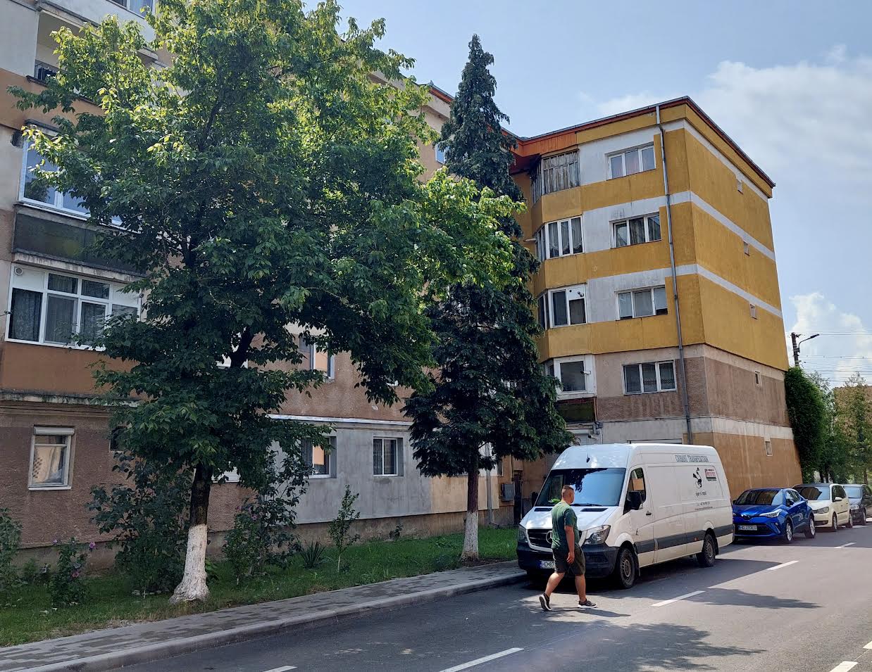 Zeci de clădiri reabilitate energetic pe bani europeni, într-un oraș hunedorean