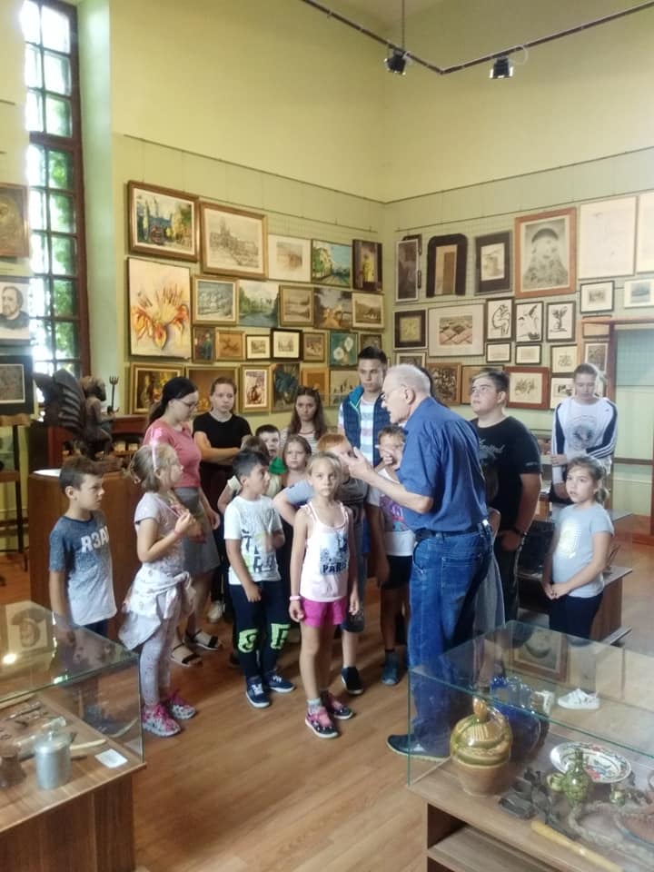 9. exponate - PRESSALERT.ro